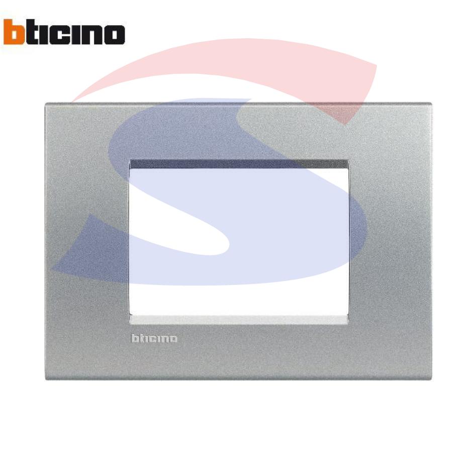 Placca 3 posti colore Tech serie Livinglight - BTICINO LNA4803TE ...